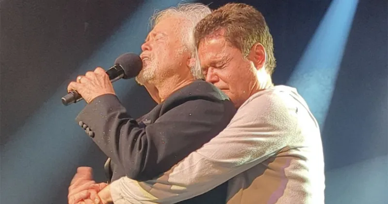 At his last ever concert, Donny Osmond shares an emotional moment with his brother - Interesting ...